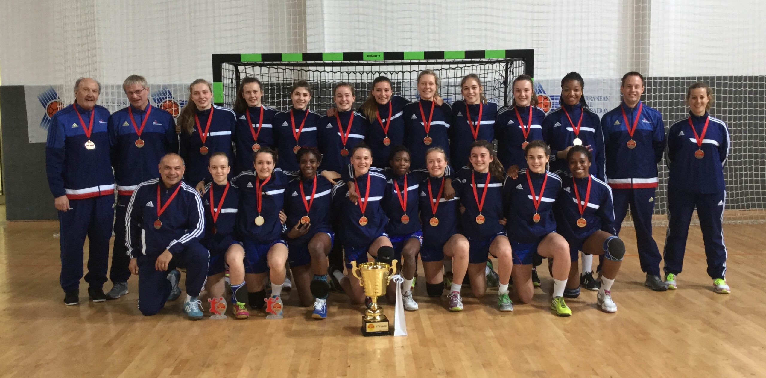 #U16 (F) : Une équipe en mouvement - FFHandball
