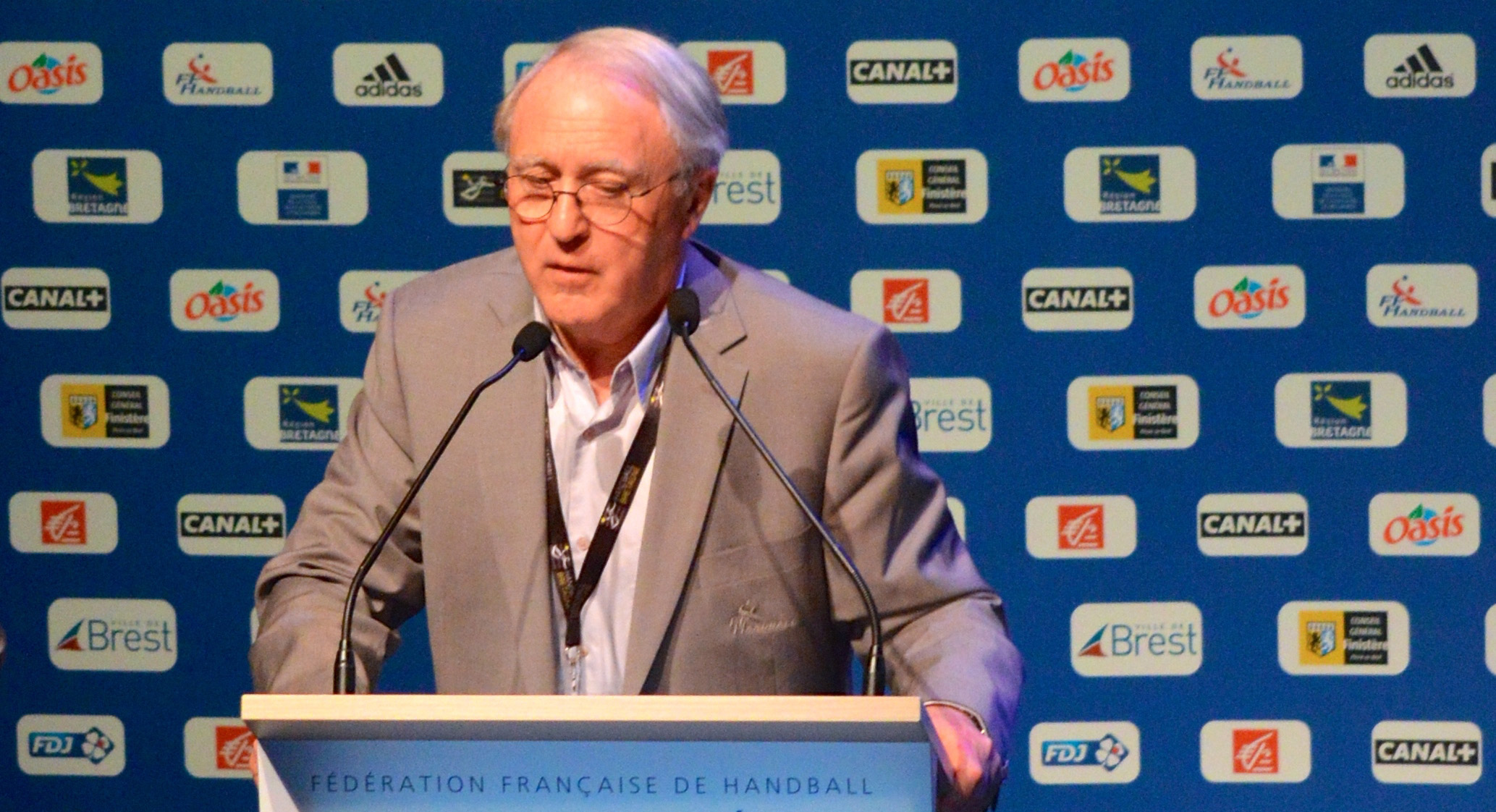 Les règles d’utilisation des colles et résines - FFHandball