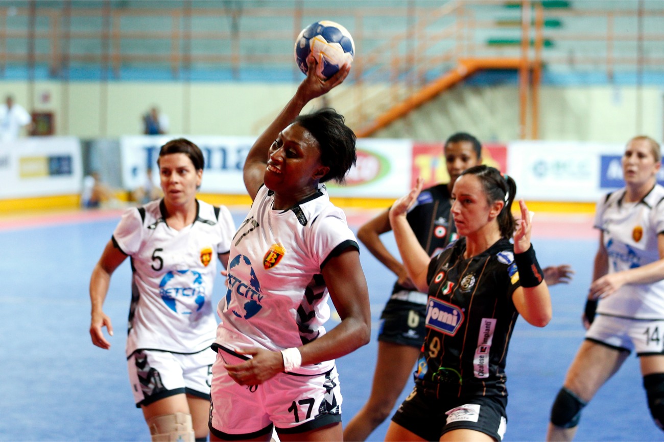 EDF (F) - Bleues de l'étranger : Vardar se lance ! - FFHandball