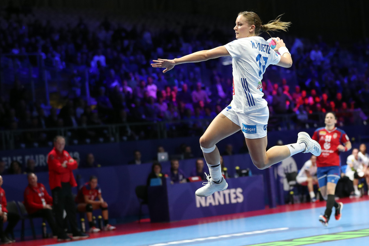 #EDF-F - EHF EURO 2018 - Trois questions à Manon Houette - FFHandball