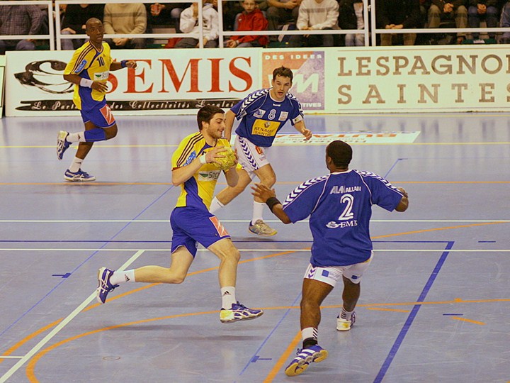 Se démarquer et faire progresser la balle en attaque - FFHandball