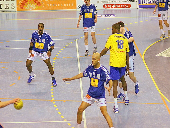Montée offensive à partir d'une défense 1-5 - FFHandball
