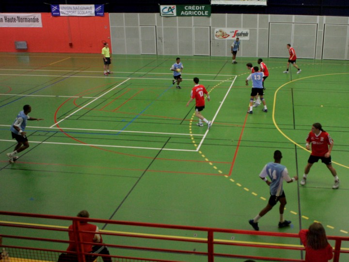 Passer du grand au petit espace - FFHandball