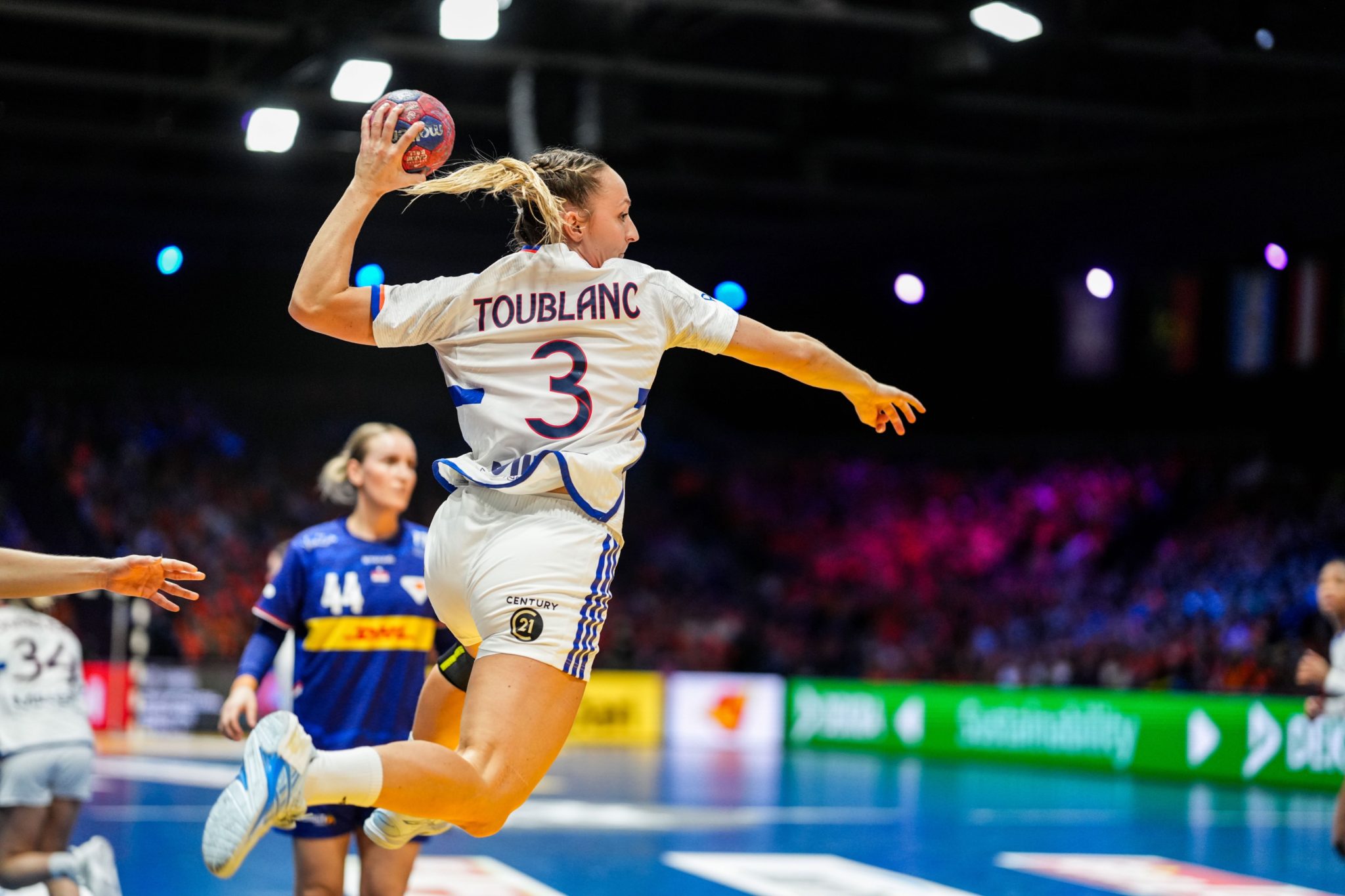 Laura GLAUSER - FFHandball